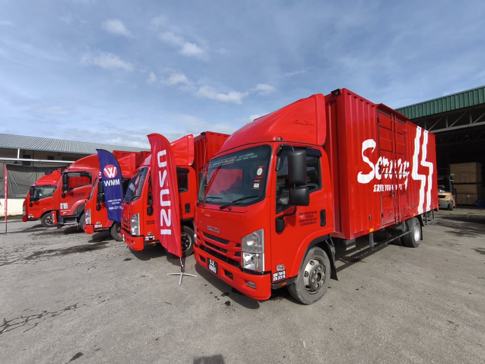 Isuzu Delivers 10 ELF NPR PRO Trucks to Servay Evergreen in East ...